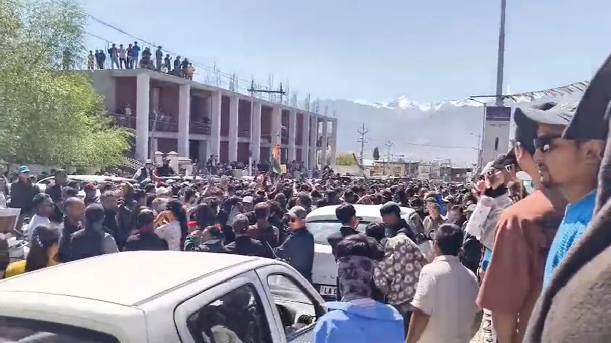 Massive Student Protest Erupts in Leh Demanding Full Statehood for ...